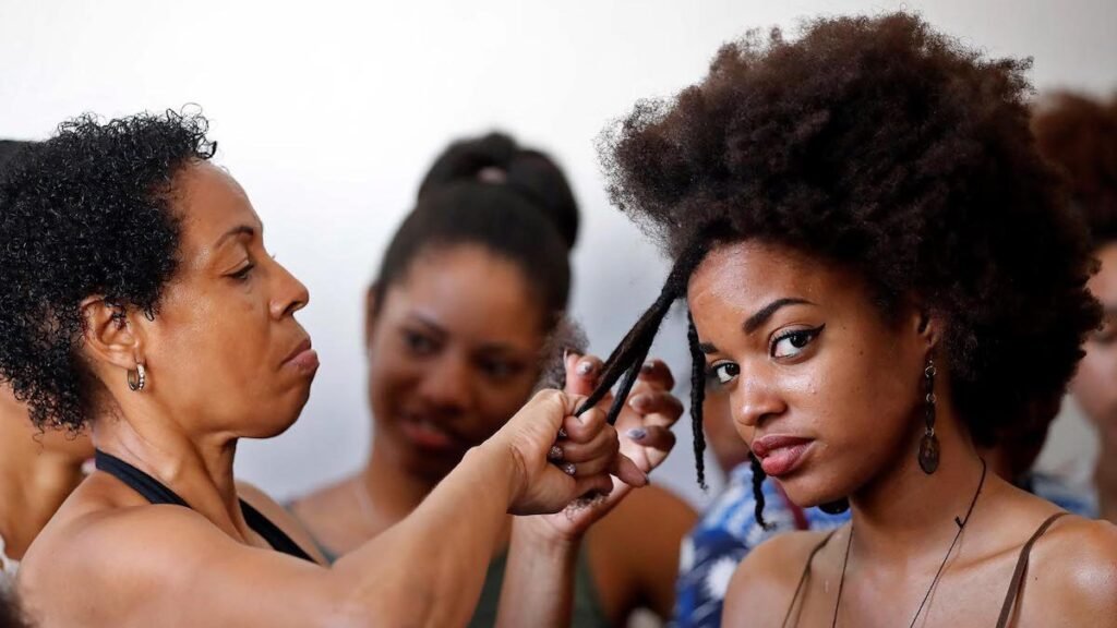 ¡Qué negra!: la marca del pelo afro en Cuba - Negolution